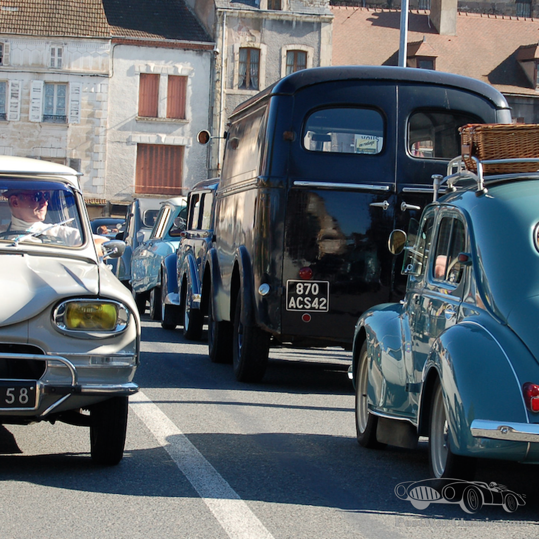 Thoroughly enjoying a traffic jam - PostWarClassic