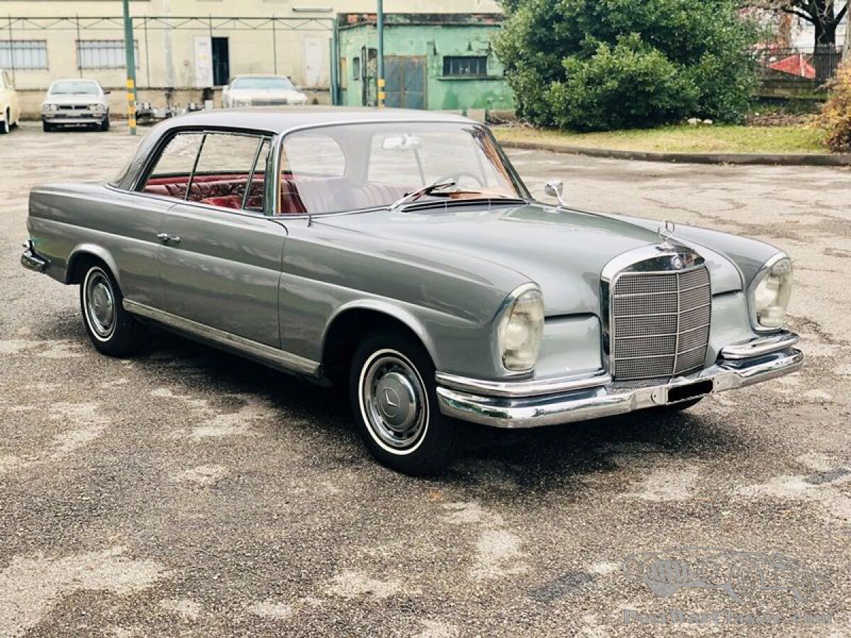 Mercedes 220 Seb W111