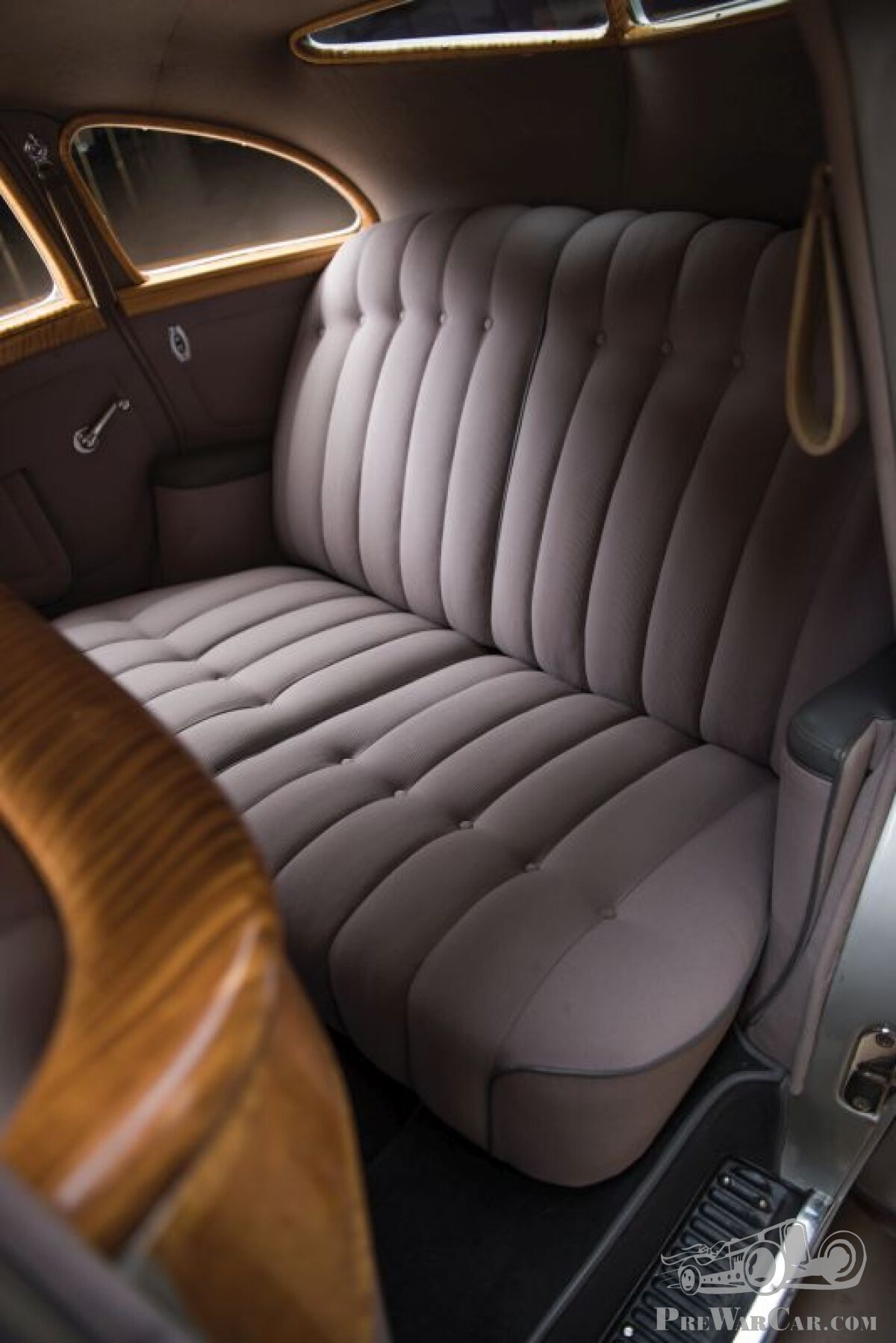 Talking about streamline: 1933 Pierce Arrow Silver arrow - PostWarClassic