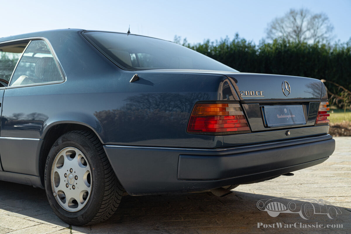 Car Mercedes Benz CE 200 1992 for sale - PostWarClassic