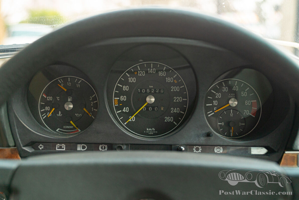 Car Mercedes Benz SLC 500 1984 for sale - PostWarClassic